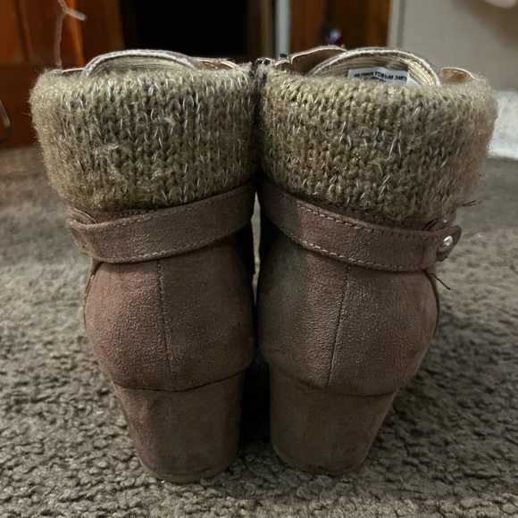 True Craft | Shoes | True Craft Boot Heals Size 5 | Poshmark